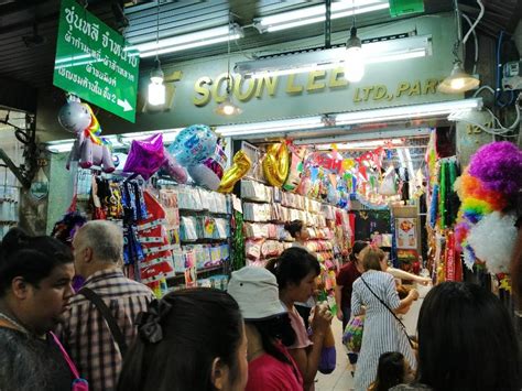 Photo Gallery สำรวจ 10 ของขวัญในสำเพ็ง ซื้อไปขาย รวยแน่