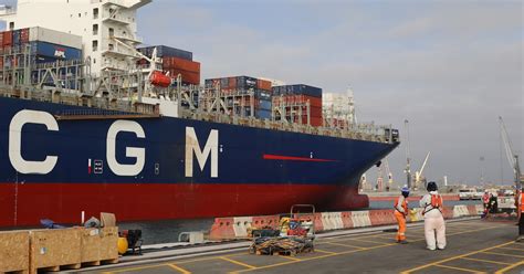 Fiesta En El Callao Llegó El Buque Carguero Más Grande En La Historia