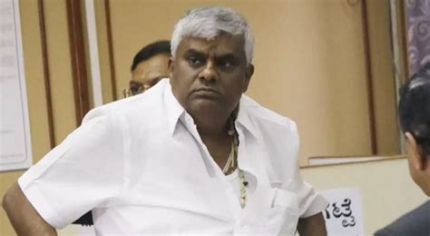 ലൈംഗികാതിക്രമ പരാതി ജെ ഡി എസ് നേതാവ് എച്ച് ഡി രേവണ്ണക്കെതിരെയും കേസ്