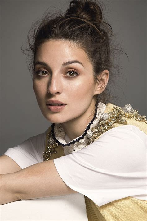 26 Female Celebrities With Big Noses Who Are Totally Rocking Their