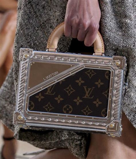 Logo Monogram Di Louis Vuitton Storia Di ComÈ Nato Un Simbolo