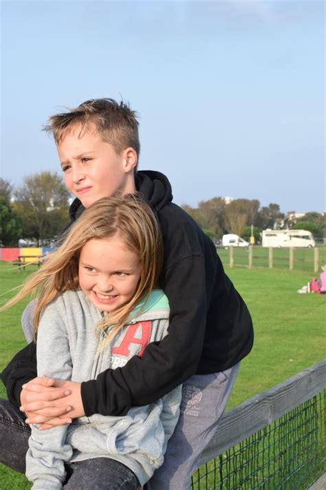 Pin By Its Juu On Llibres Brother Sister Photos Big Brother Little
