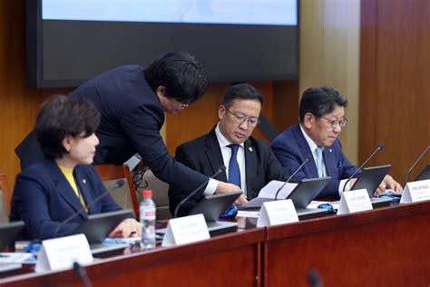 Бат Өлзийн Бат Эрдэнэ Added A New Бат Өлзийн Бат Эрдэнэ