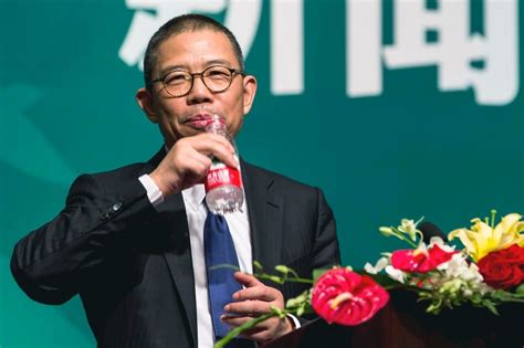 《福布斯》富豪排名lvmh阿尔诺首登全球首富 李嘉诚重夺香港首富 星岛日报