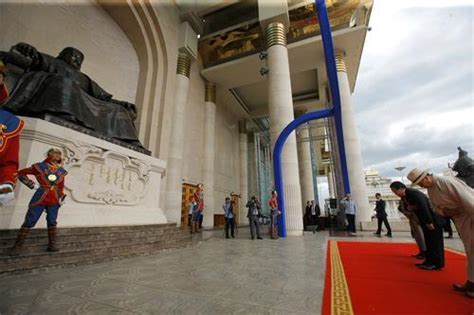 Чингис хааны мэндэлсэн өдөр бүх нийтээр амарна