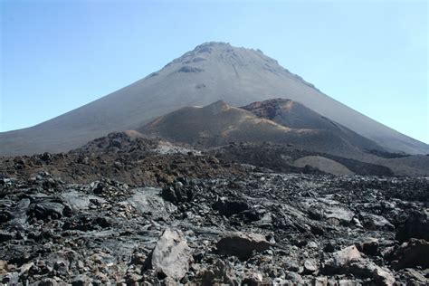 Cabo Verde Singularidades de um Arquipélago Fogo