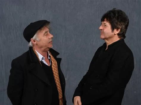 Tras La Muerte Del Baterista Sex Pistols Rinde Homenaje A Clem Burke