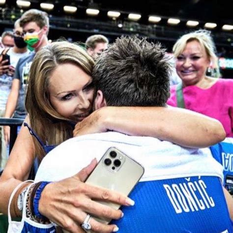 Mirjam Poterbin utišala govorice o nesoglasjih z Luko Dončićem Hvala