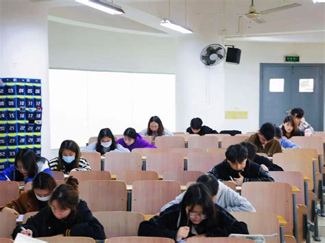 经济与商务外语学院开展2024届毕业生考研摸底考试