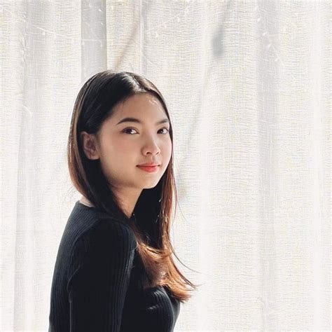Niing Sri On Threads