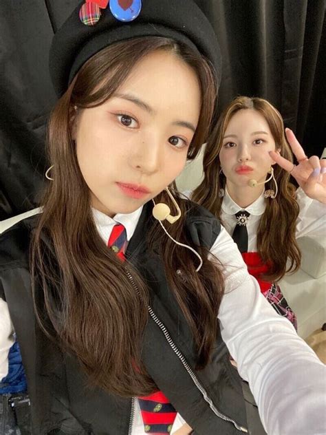 220510 Niziu Instagram Update Maya And Ayaka Kpopping