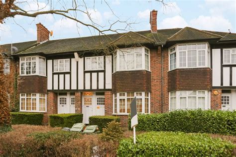 Jacksons Bedroom Property For Sale In Gracefield Gardens Streatham