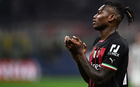 Serie A Leao Vince Il Premio Player Of The Month Di Ottobre Gianluca