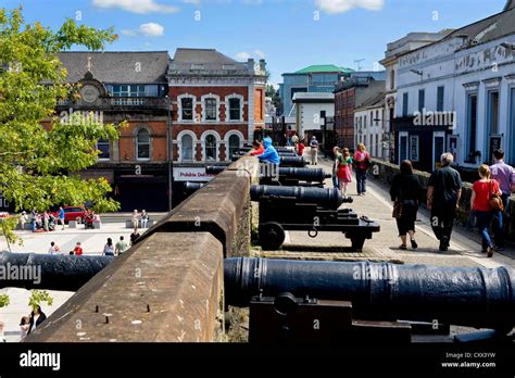 Derry S Walls Derry Londonderry Northern Ireland Stock Photo Alamy