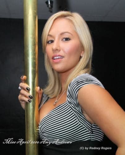 Picture Of Amy Leigh Andrews