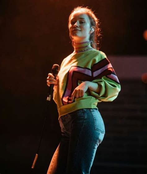 Pin By Cor Boonstra On Sigrid Singer Fashion Style