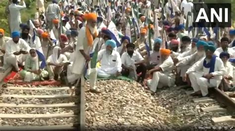 Farmers In Punjab Begin 3 Day Rail Roko Protest Over Flood