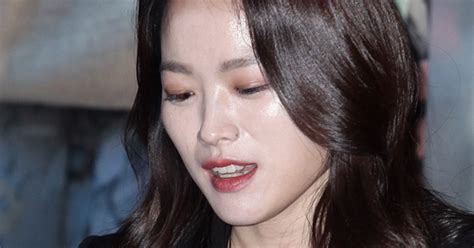 [포토엔]천우희 관객들에 노래선물 전 목부터 축여야지~