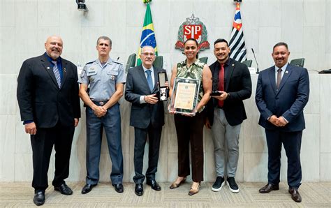 CREF4 SP comemora Dia do Profissional de Educação Física em sessão