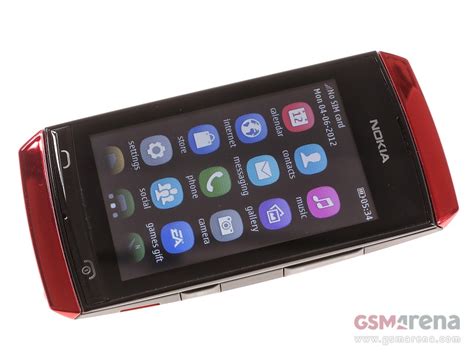 Nokia Asha 306 pictures, official photos