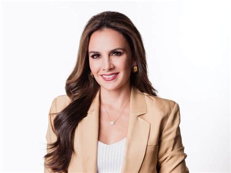 Estéfani Espín Transformando adversidades en luz