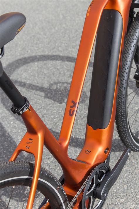 MACINA CROSS SX ELITE 2024 dámské krosové a gravel elektrokolo KTM