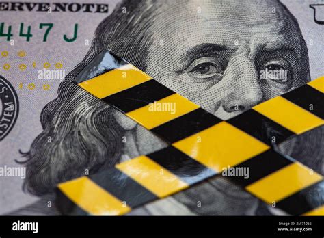 Billete De 100 Dólares Con Señal De Advertencia Cruzada Para Fines De