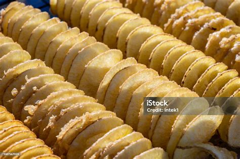 건강에 해로운 음식 감자 칩 길거리 음식 치료 튀김 지방 태국 시장에서 건강에 해로운 음식 0명에 대한 스톡 사진 및 기타 이미지 Istock