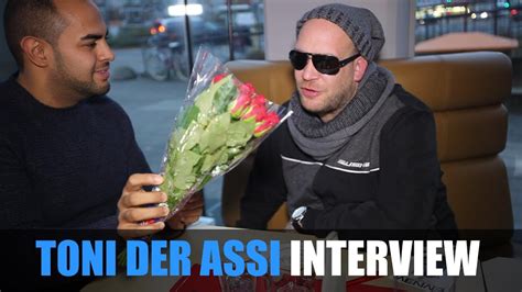 Toni Der Assi Interview 20€ Ohrfeige Angela Merkel Black Jackets