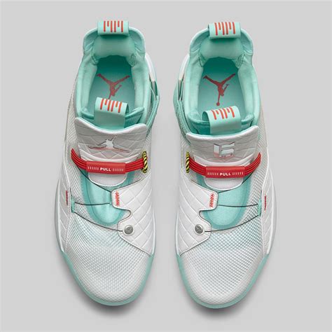 仅在中国发售！郭艾伦 Air Jordan 33 Pe 完整官图首次曝光！ Aq8830 101 球鞋资讯 Flightclub中文站