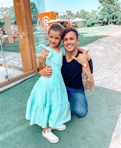 Tudo ligado Tatuador de David Carreira é o pai da filha do ator em Bem Me Quer
