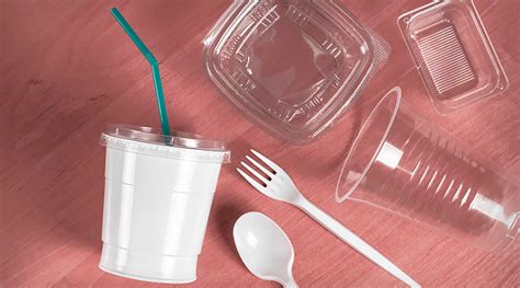 Lapplication de linterdiction du plastique approche et inquiète DNC NC