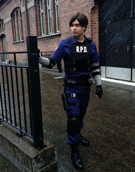 Resident Evil 2 Remake Leon S Kennedy Cosplay By Jarwes On Deviantart