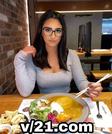 Kira Gill In Queen Kira