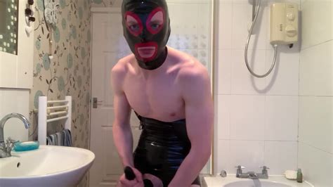 Amateur Bisexual Rubber Fetish Gimp Boy Puts On Show Free Porn Videos YouPornGay