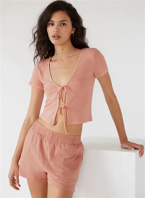 Shop All Women S Clothing Aritzia CA
