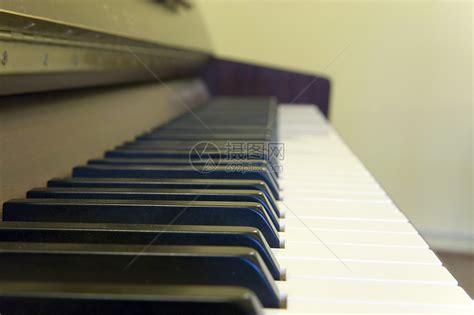 钢琴键盘团体家具韵律钥匙岩石舞蹈手指乐器象牙笔记高清图片下载 正版图片320450588 摄图网