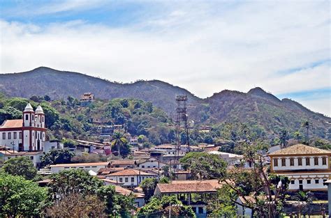 Quais são os desafios ou problemas enfrentados pela cidade de Sabará atualmente