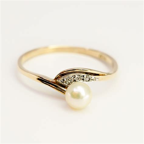 9ct Yellow Gold Pearl And Diamond Ring Size R 52mm Cultured Pearl