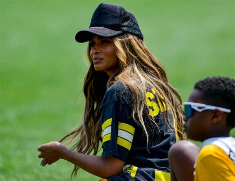 Daily Ravens Cb Takes A Shot At Pittsburgh Ciara At Steelers Practice