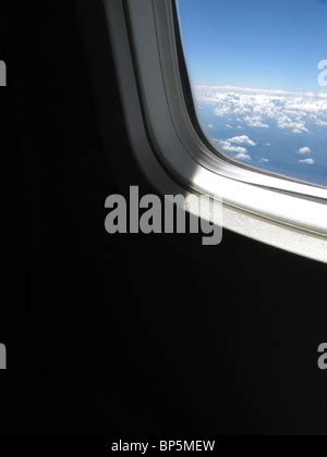 Fenster Aussicht Flugzeug Flug Himmel Vertikale Ausschau Stockfotografie Alamy