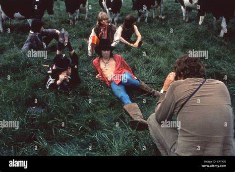 005634 The Rolling Stones Beggars Banquet Photo Shoot At Sarum Stock