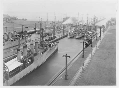 Town Class Destroyer Laststandonzombieisland