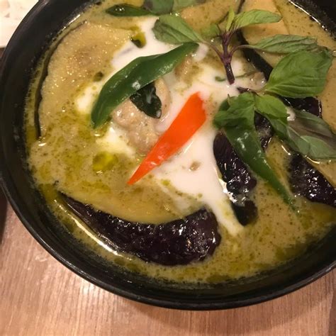 エダジュンさんのインスタグラム写真 エダジュンinstagram「今日は、新年会でスタッフさんとみんなで、イサーン料理を食べに
