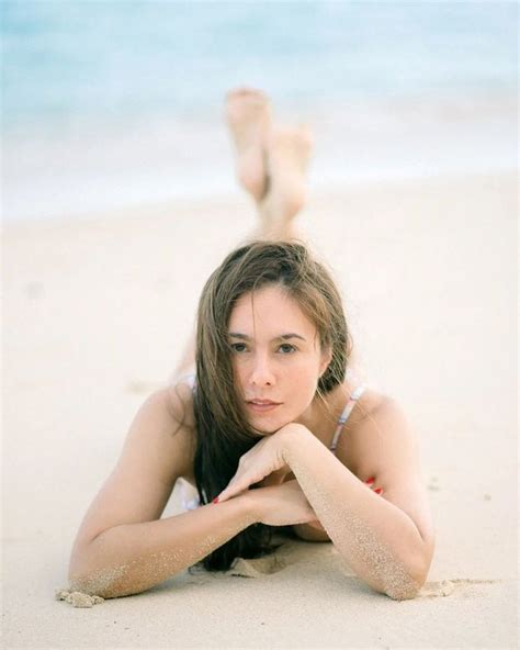 At 40 Years Old Peek Into The Latest Portrait Of Wulan Guritno