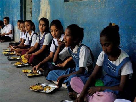 32 Pc Of Students Skip Mid Day Meals In Telangana Schools Report