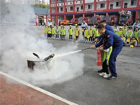 广安消防：小小萌娃进红门 感受奇妙“消防梦”中国国情中国网
