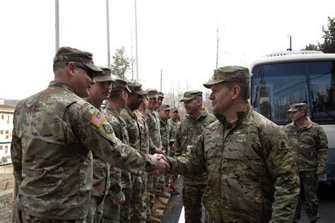 Sma Weimer Meets Area I Soldiers Article The United States Army