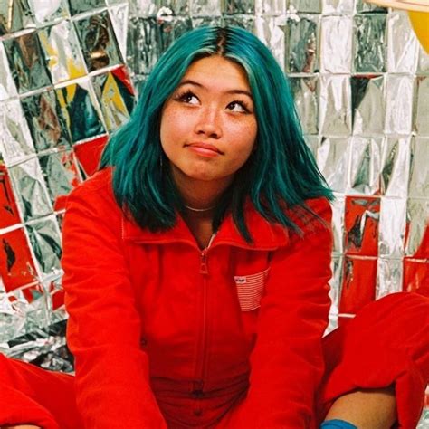 Beabadoobee Performs Her “she Plays Bass” Single Live Via Vevo