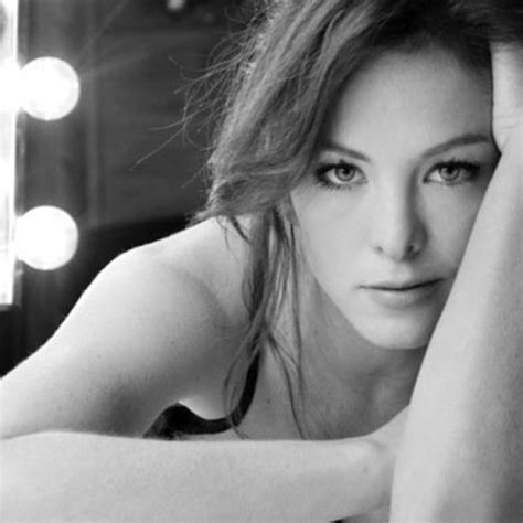 Stream Saludo De La Actriz BegoÑa Narvaez By Sandymoon Disección Listen Online For Free On